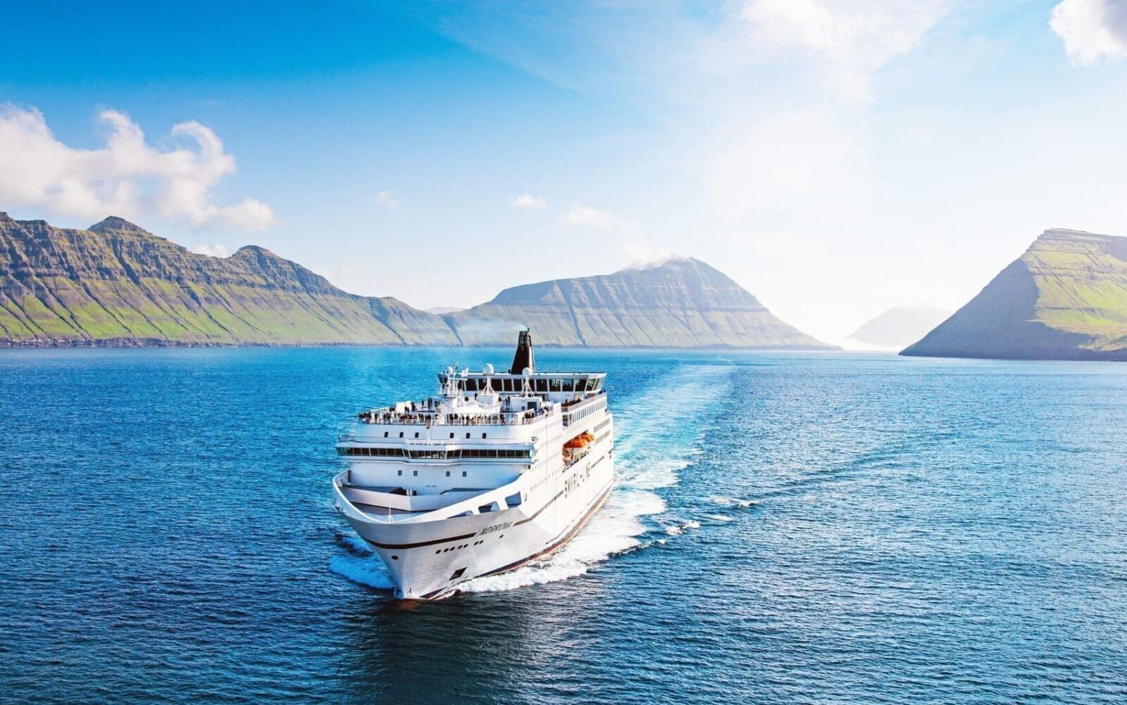 Customer Service - Sail to Iceland and the Faroe Islands with Smyril Line